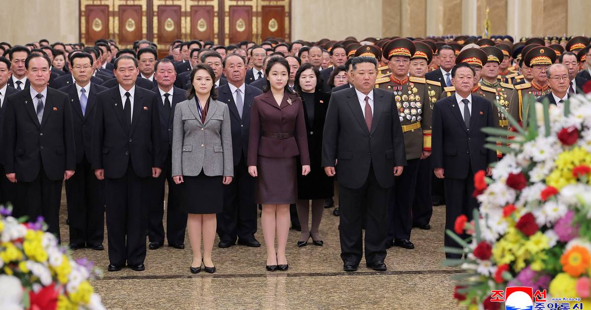 Kim Jong-uns datter besøger mausoleum – analytikere er ikke i tvivl om ...