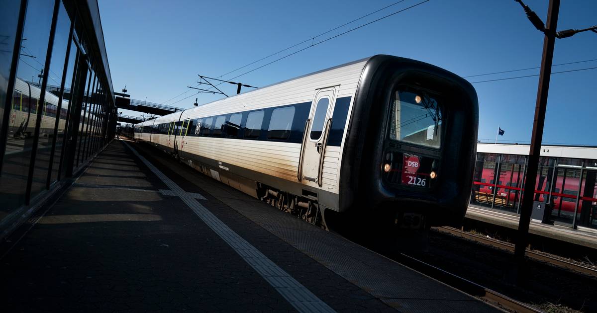 Ruder på intercitytog blev knust på vej fra Sjælland mod Jylland ...