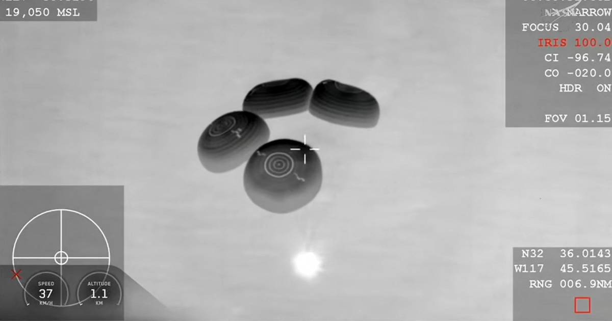 Rumkapsel lander i Stillehavet efter melding om syg astronaut ...