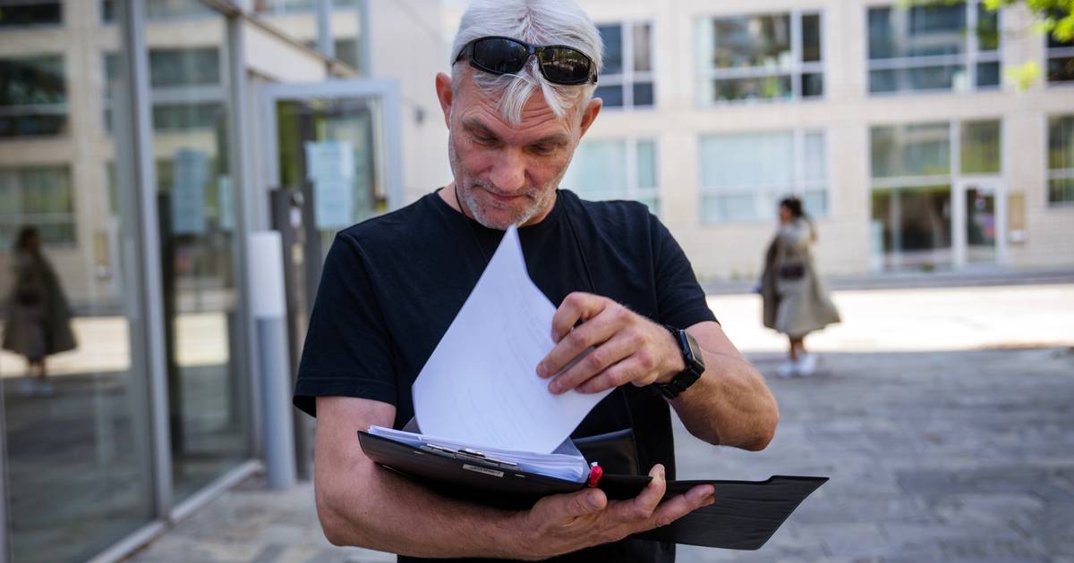Mogens Pedersen kunne ikke få sine penge ud af elselskabet. Så kørte ...