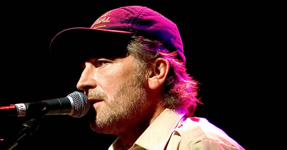 Pop: Amager Bio: LARS H.U.G.