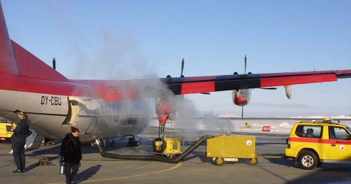 Dash-fly punkterede og fik motorproblemer - Jyllands-Posten