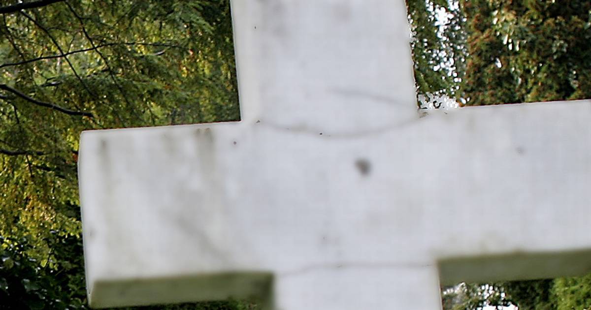 Flere lig og urner flyttes