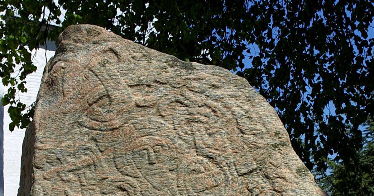 Arkæolog frygter at Jellingsten smuldrer