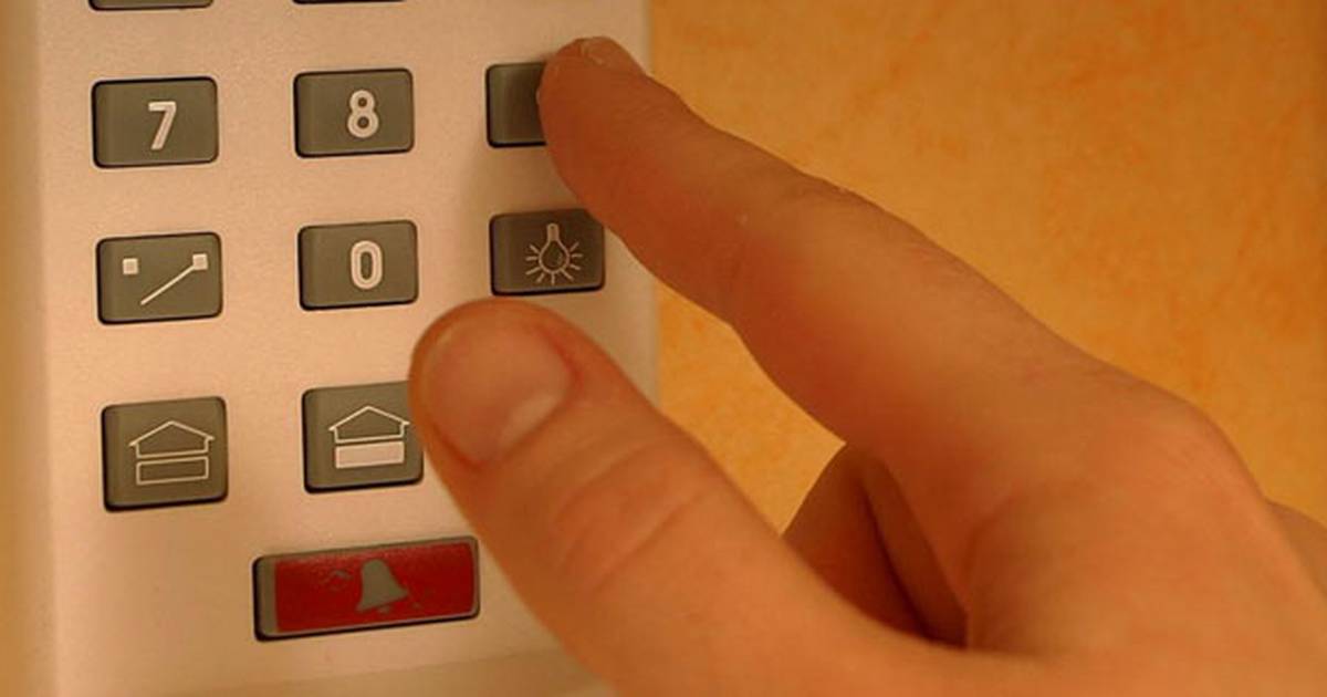 Flere sikrer sig med alarmer - Jyllands-Posten