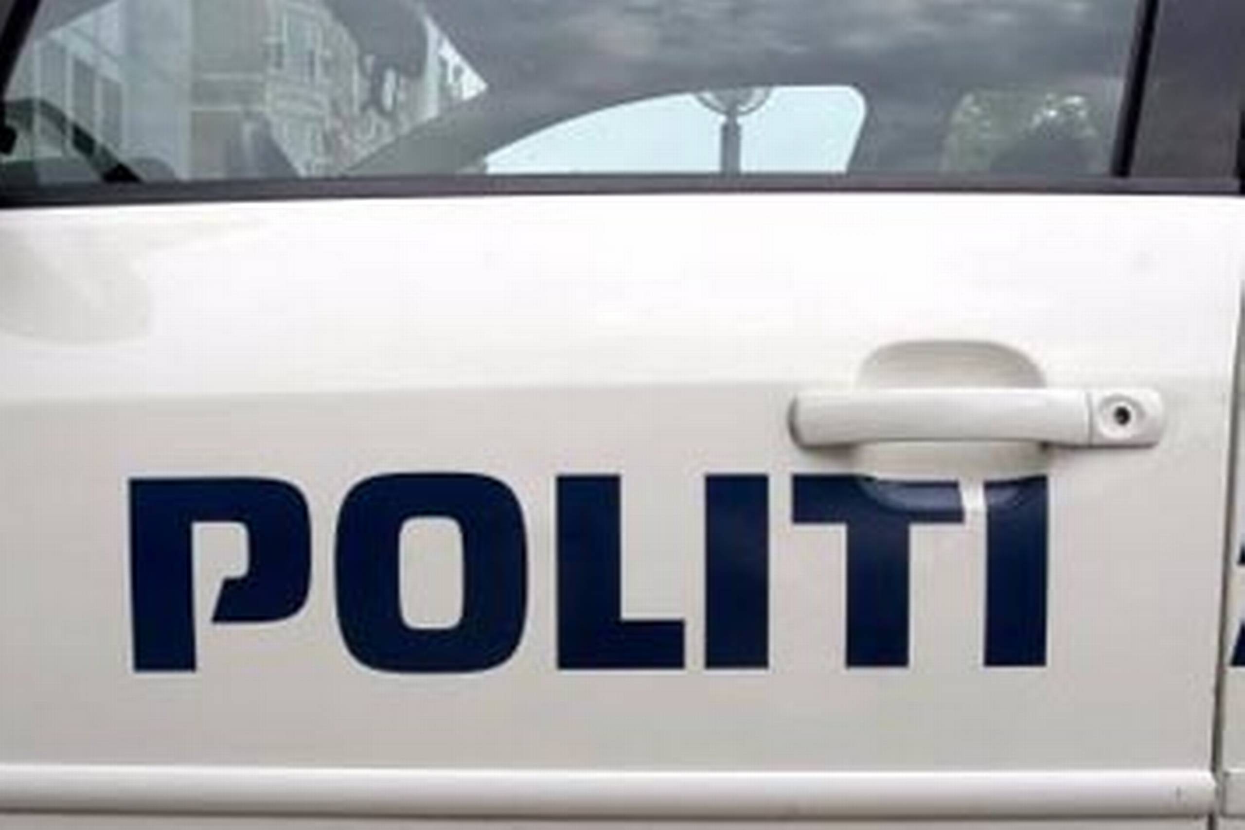 Kørte rundt i hjemmelavet politibil - Jyllands-Posten