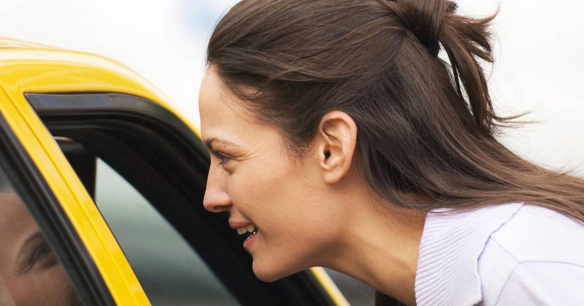 Kvinder går efter mænd i dyre biler - Jyllands-Posten