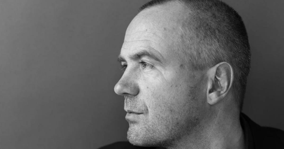 Millionkontrakt til dansk forfatter - Jyllands-Posten