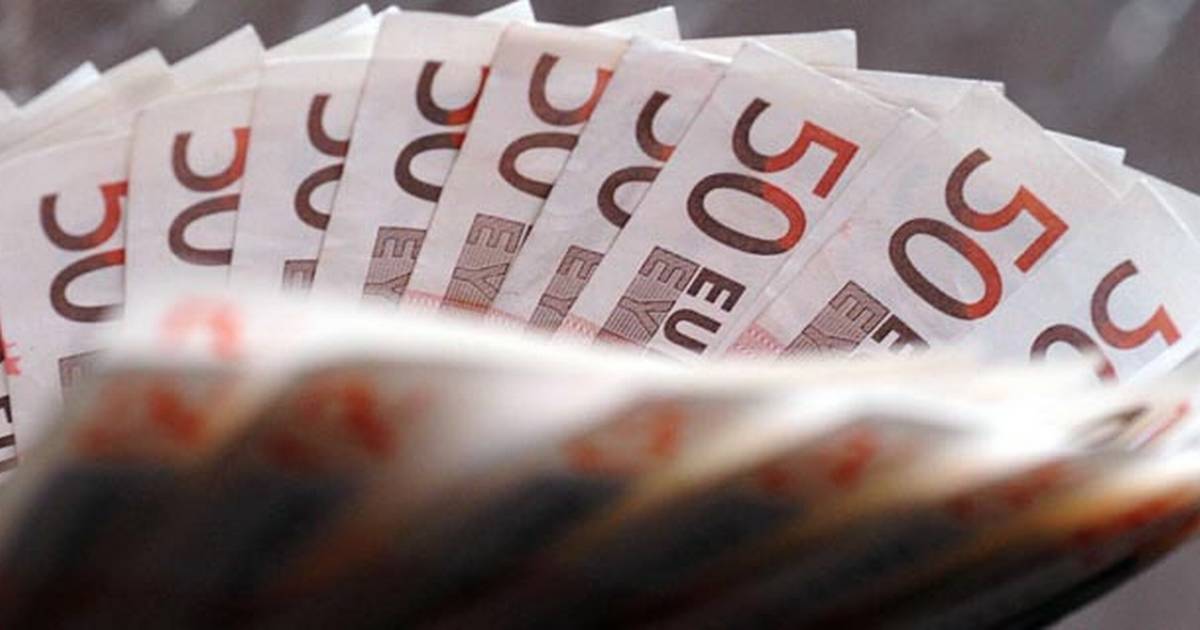 Valuta: Euro og dollar styrkes efter EU-enighed om græsk hjælp ...