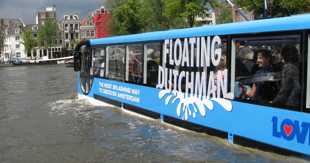 Flydende bus gør ventetiden sjov