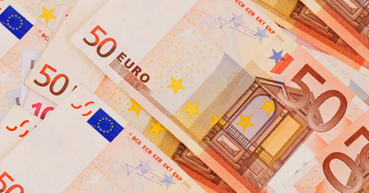 Euro svækkes før spansk obligationsauktion