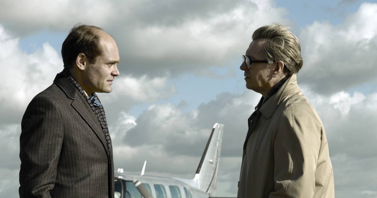 Dame, konge, es, spion - Jyllands-Posten