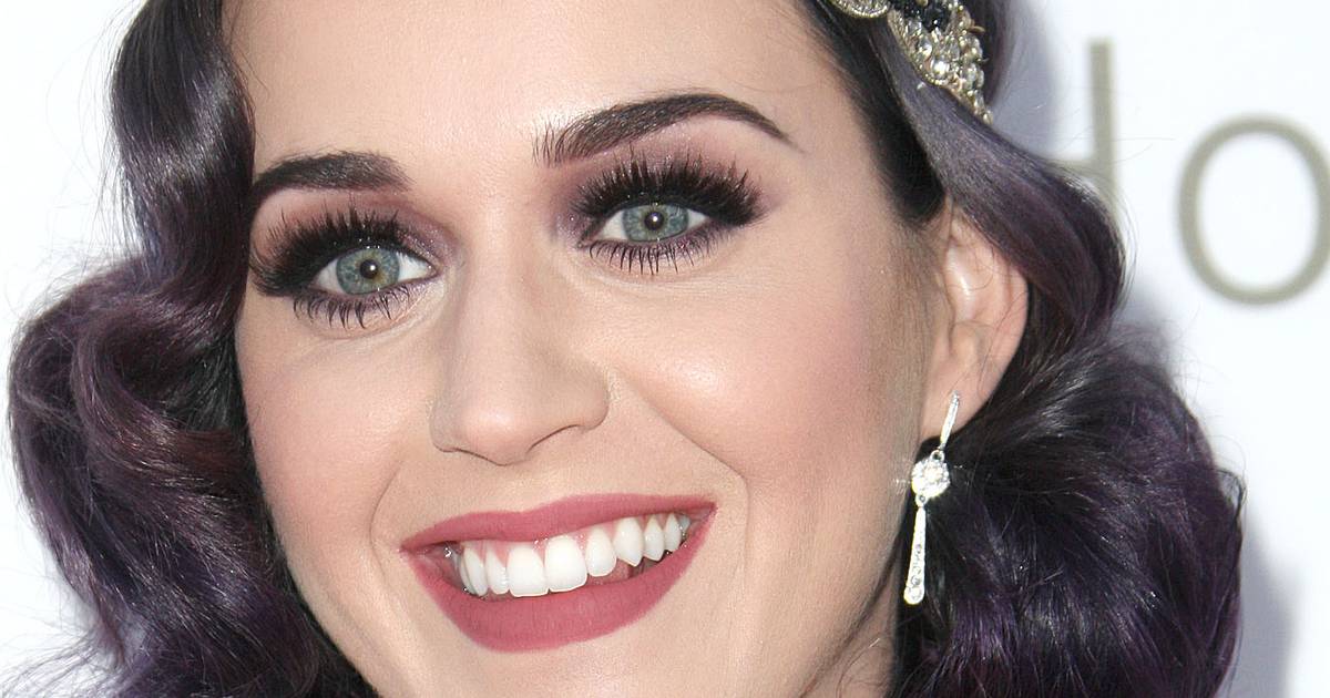 Katy Perry tror stadig på kærligheden - Jyllands-Posten