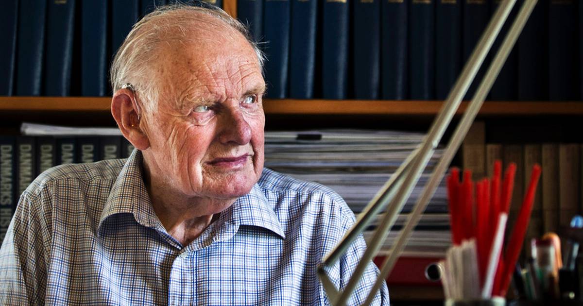 Historiker hjalp Sovjet - Jyllands-Posten