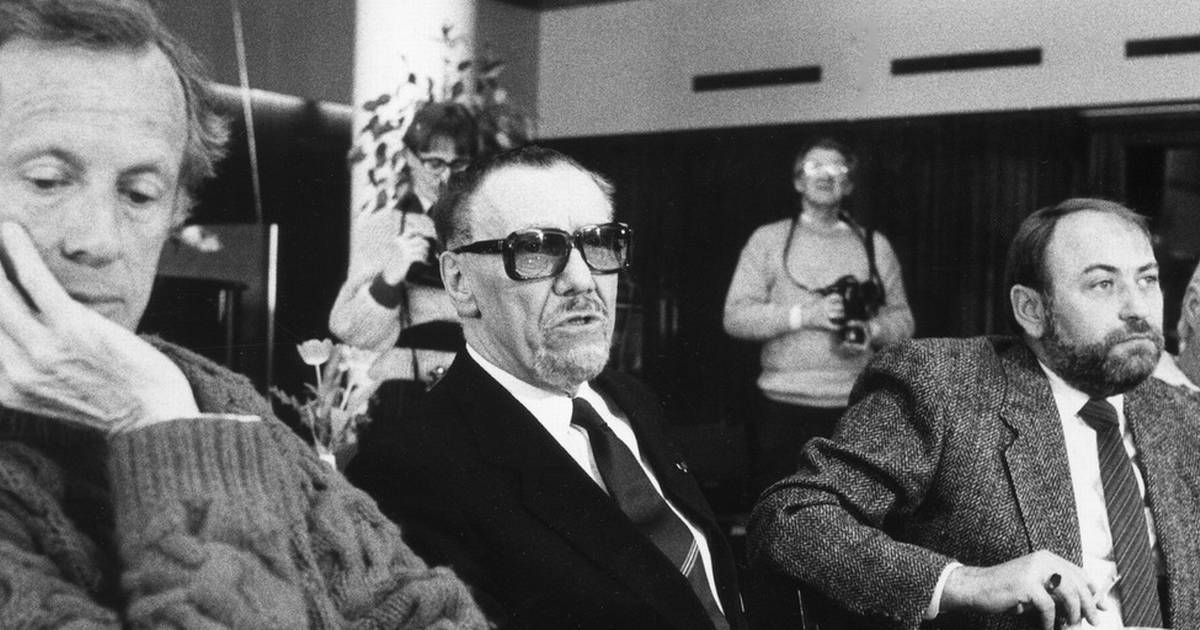 Kulørt dansk krigsforfatter er død - Jyllands-Posten