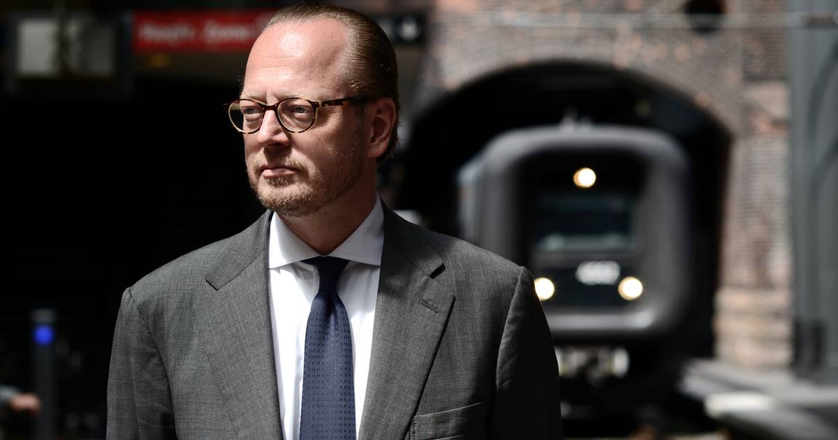 DSB-direktør får millioner i bonus - Jyllands-Posten