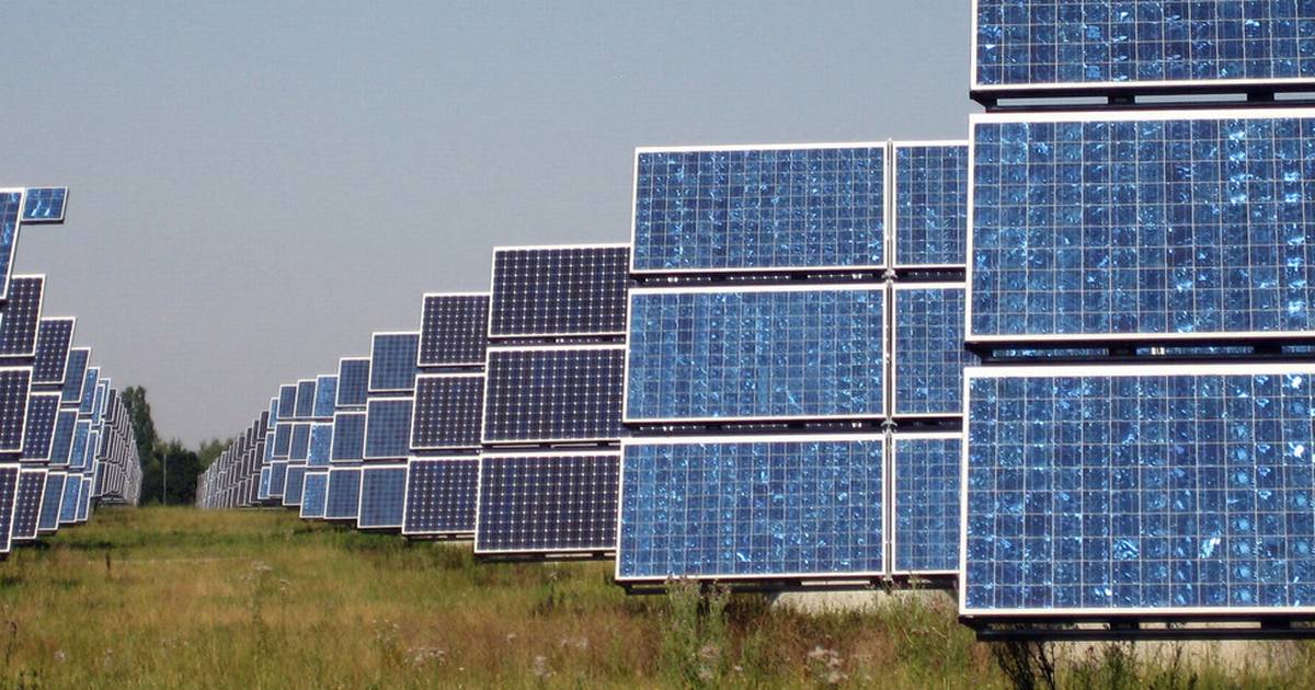 Danfoss opstiller stor solcellepark