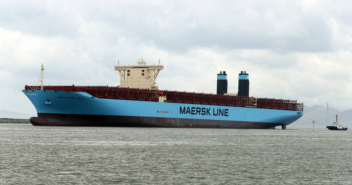 Verdens største containerskib lægger til ved Langelinje