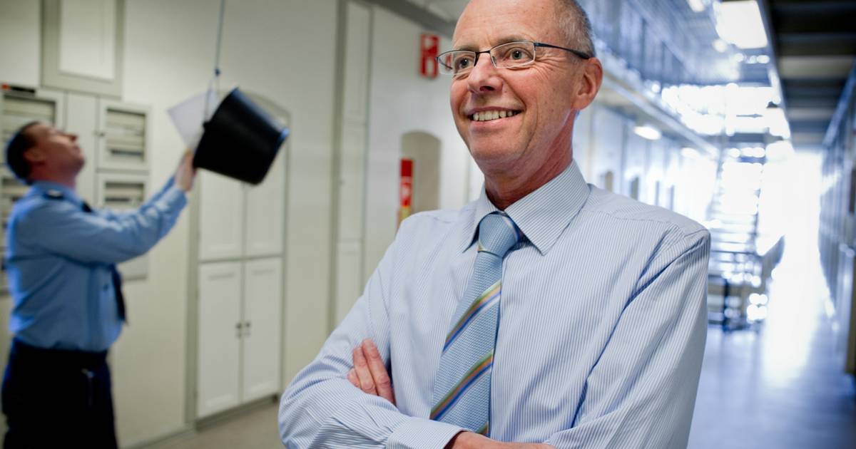 Prop af fanger i overfyldte fængsler