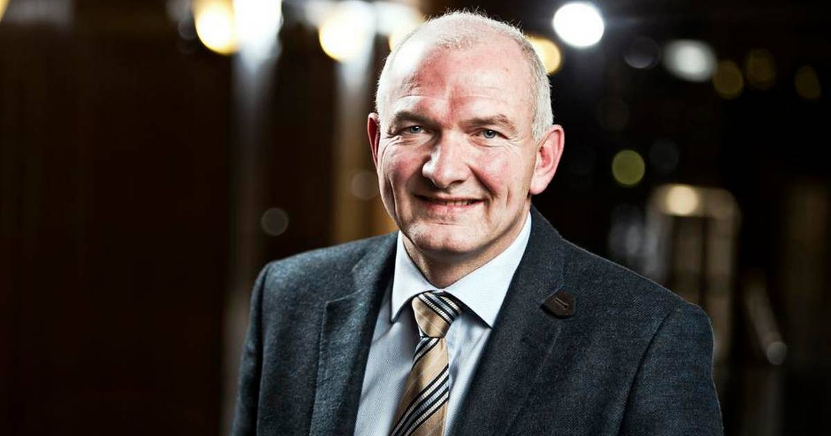 Bank bruger politiker i kriseoprydning