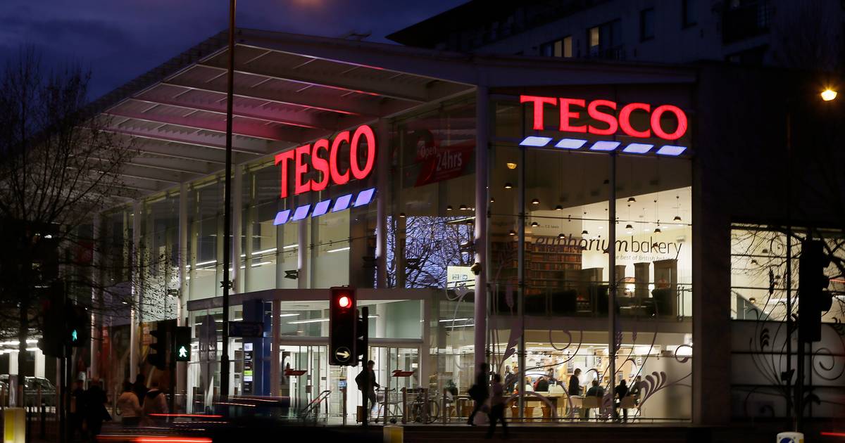 Tesco falder 10,4 pct. efter overdrevet resultat - Finans