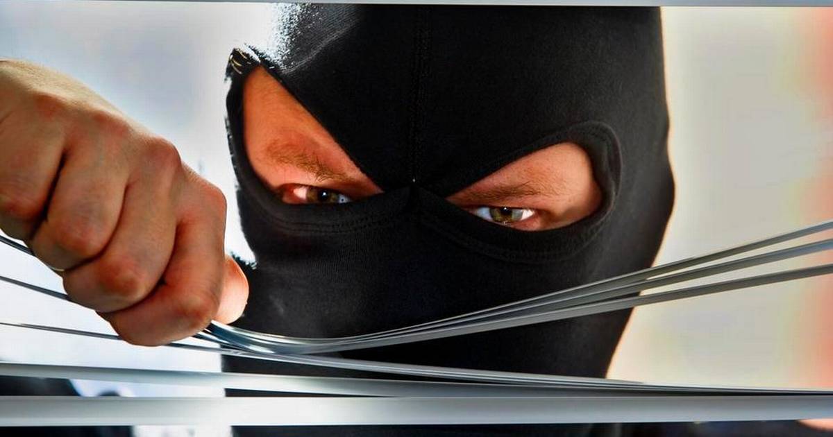 Tre minutter er lang tid for en tyv - Jyllands-Posten