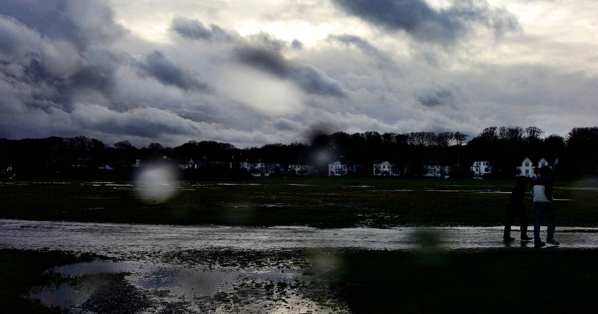 Stormende start på våd weekend - Jyllands-Posten