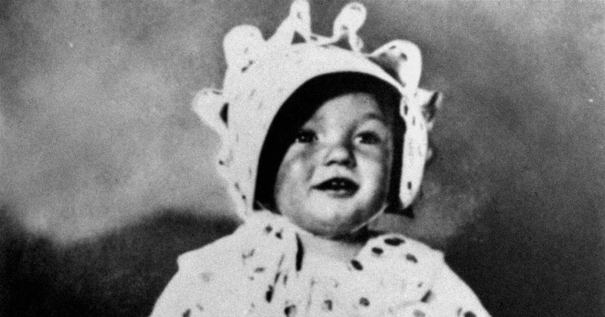 Kan du kende den lille glade pige, der som voksen blev verdens mest ...