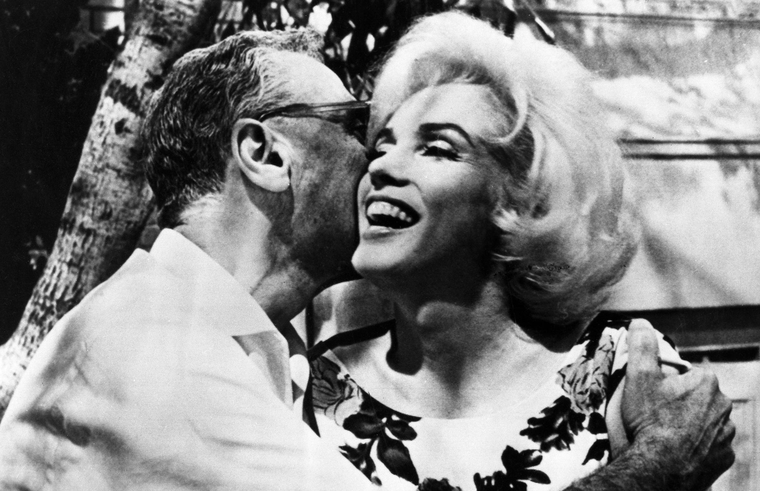 Kan du kende den lille glade pige, der som voksen blev verdens mest ...