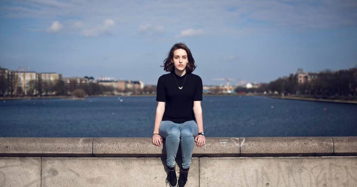 Talentet Maja Mittag debuterer med digte, der både er stive og sjaskede ...