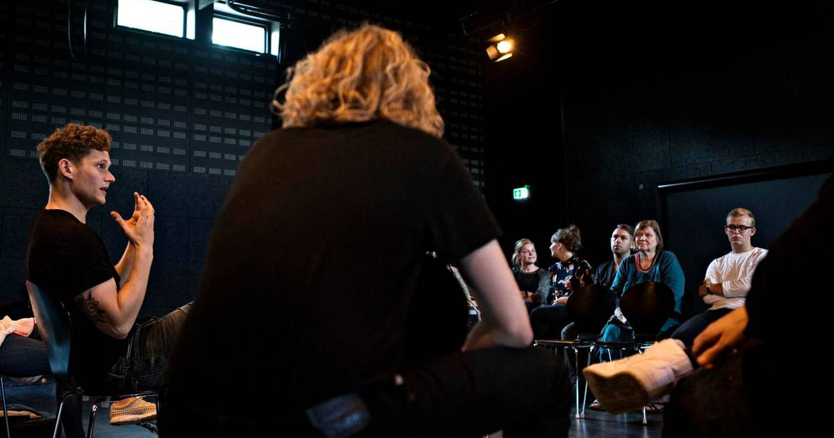 Dansk rockband inviterer fans ind i maskinrummet: »Moderne musik er en ...