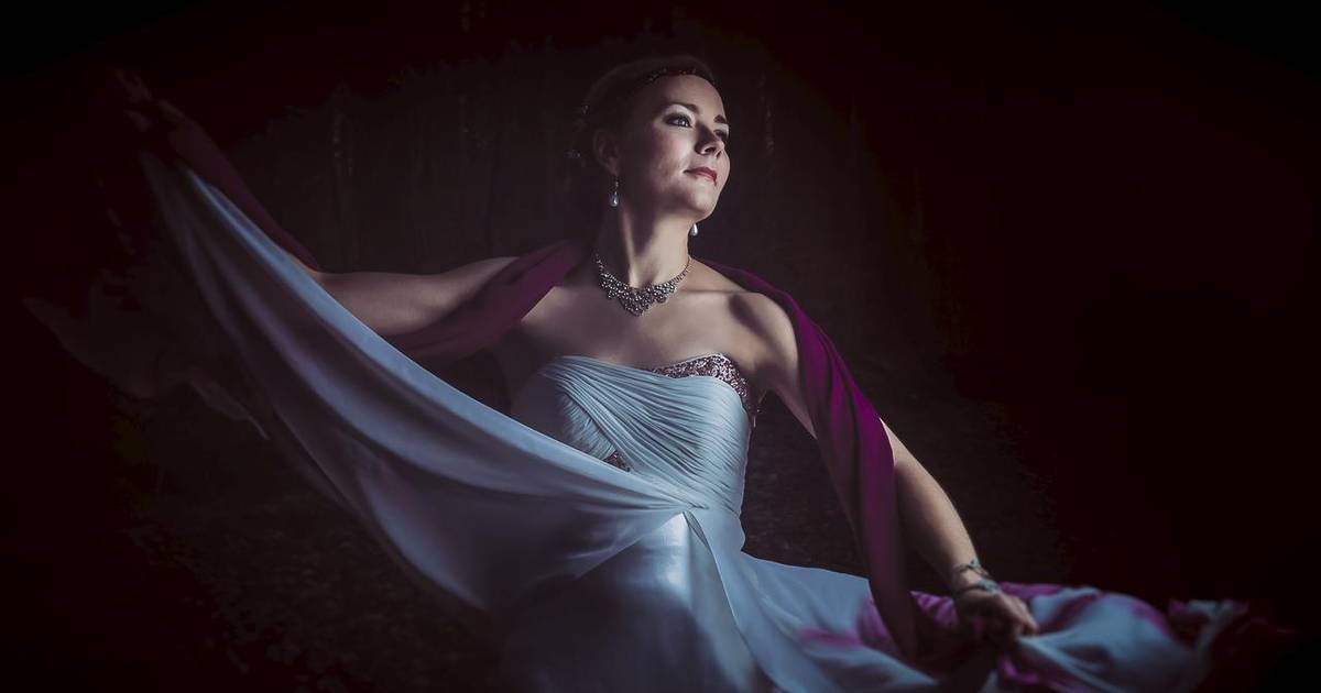 Hun synger nytåret ind med sprudlende arier