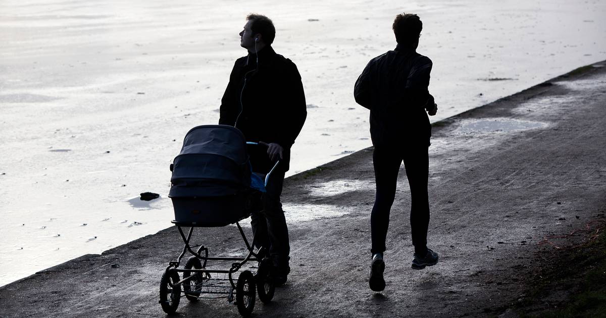 Er du en rigtig mand? Så skifter du ble og henter børn, men din ...